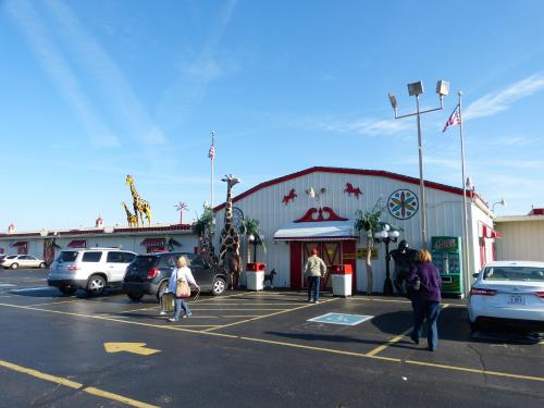 Best Indoor And Outdoor Flea Market In Ohio: Trader's World