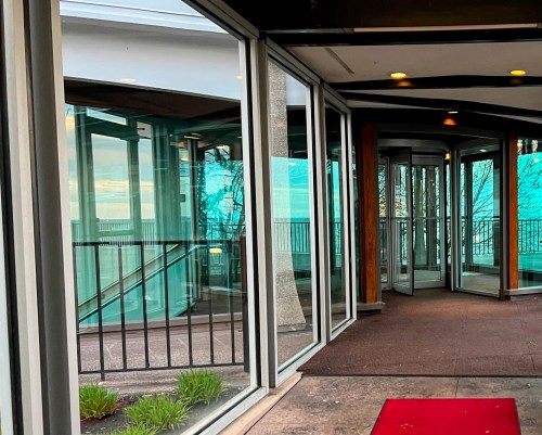 Cleveland's Most Stunning Restaurant: Pier W In Lakewood, Ohio
