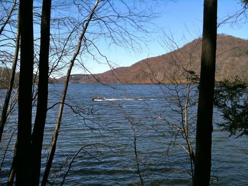 Lake Lillinona: One Of The Best Clear Water Lakes In Connecticut