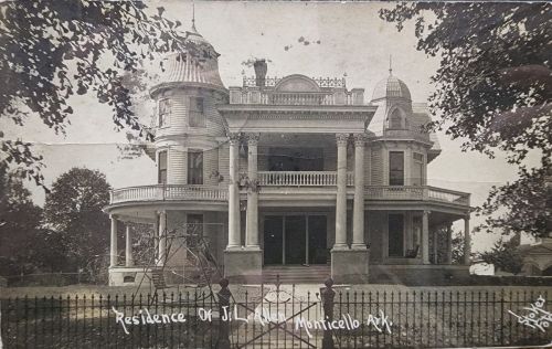 Tour The Allen House In Arkansas: A Haunted House In Monticello