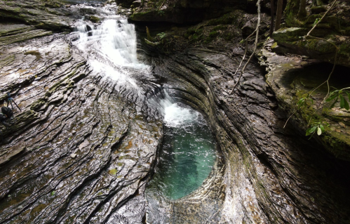 Devil's Bathtub: A Stunning Waterfall Swimming Hole In Virginia