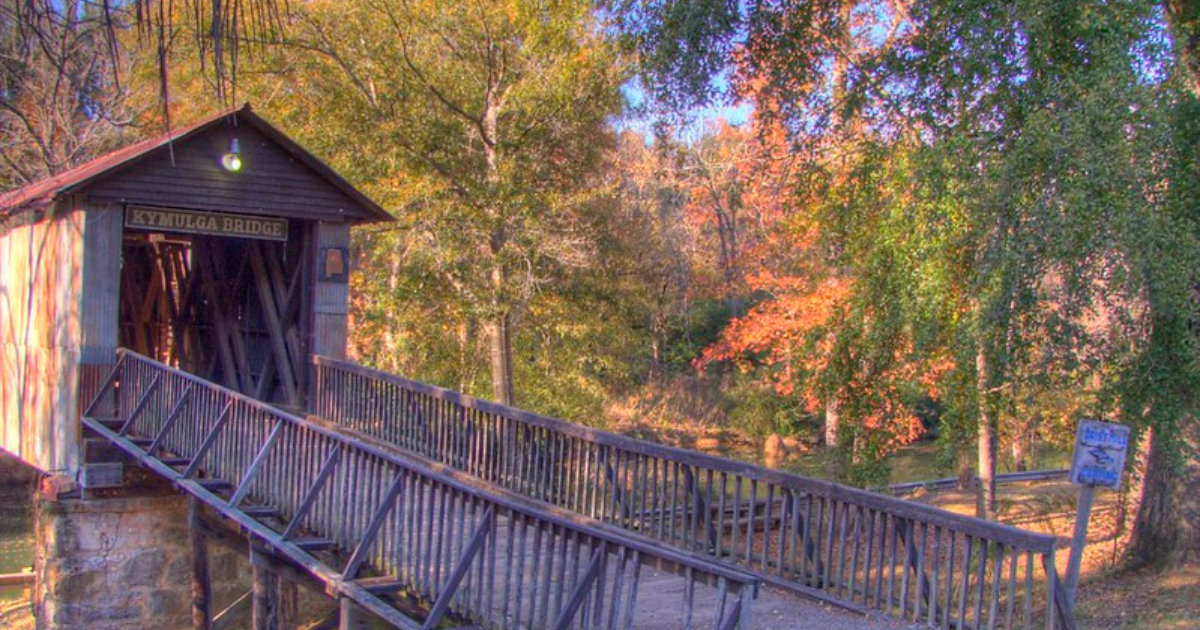8 Destinations To Experience Fall Colors In Alabama