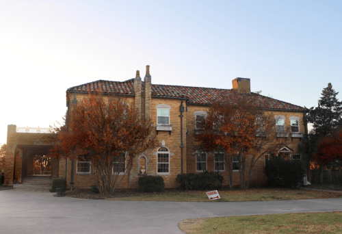 The Grisso Mansion In Oklahoma Is Haunted