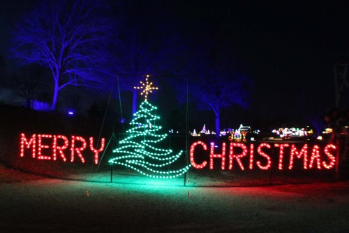 Check Out This Stunning Festival Of Lights In Iowa