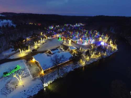 10 Of The Best Christmas Lights in Wisconsin
