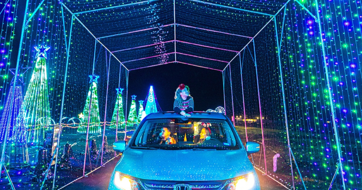 Dasher's Lightshow Is A Drive-Thru Christmas Attraction In Texas
