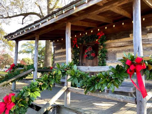 Collierville Is One Of Our Favorite Christmas Towns In Tennessee
