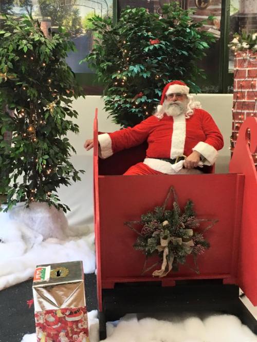 Santa's Ozark Mountain Village In Oklahoma: A Christmas Display