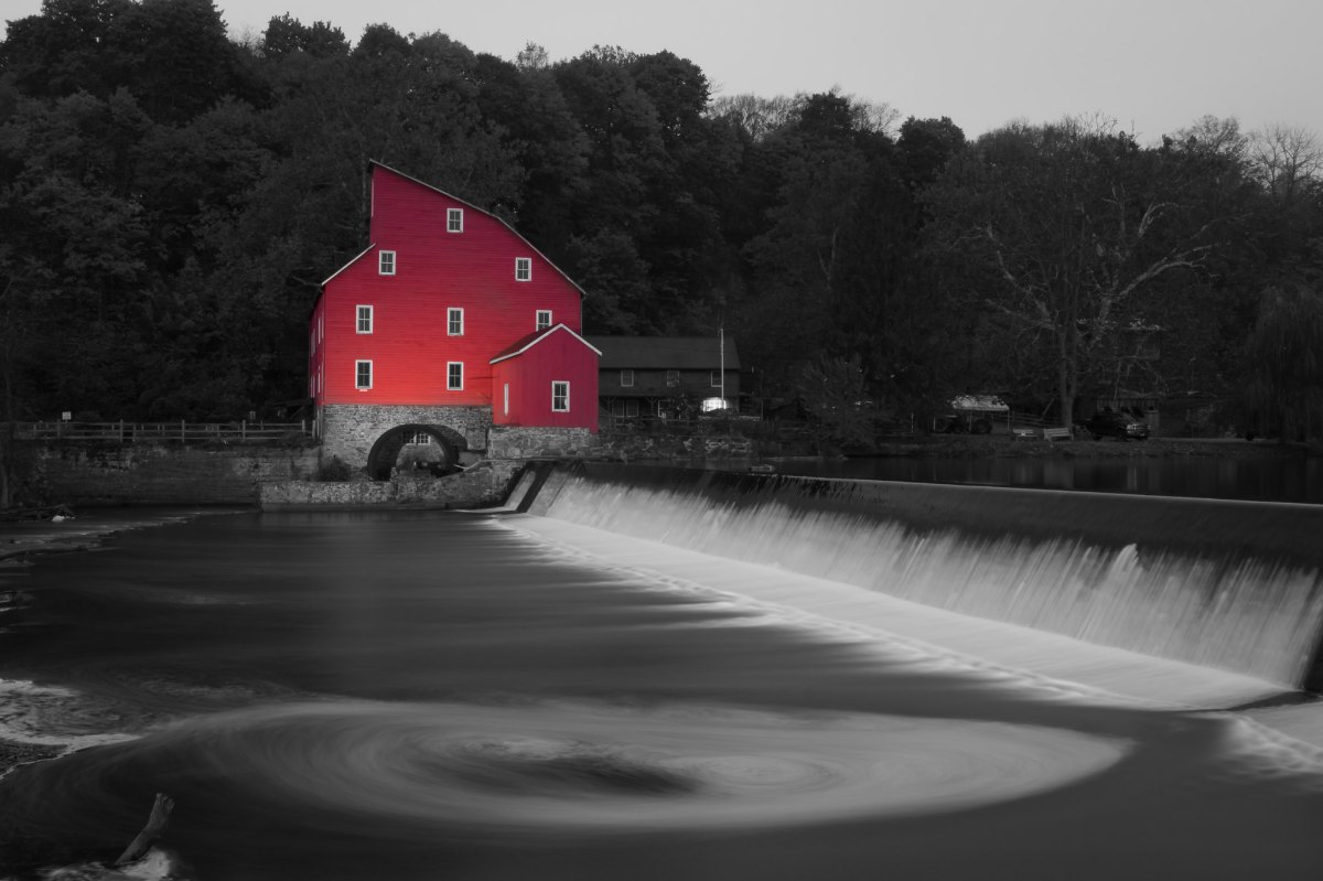 New Jersey's Hauted Red Mill Ghost Stories Will Give You The Chills