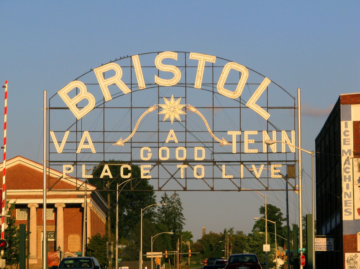 Downtown Bristol Is Split Between The States Of Virginia And Tennessee