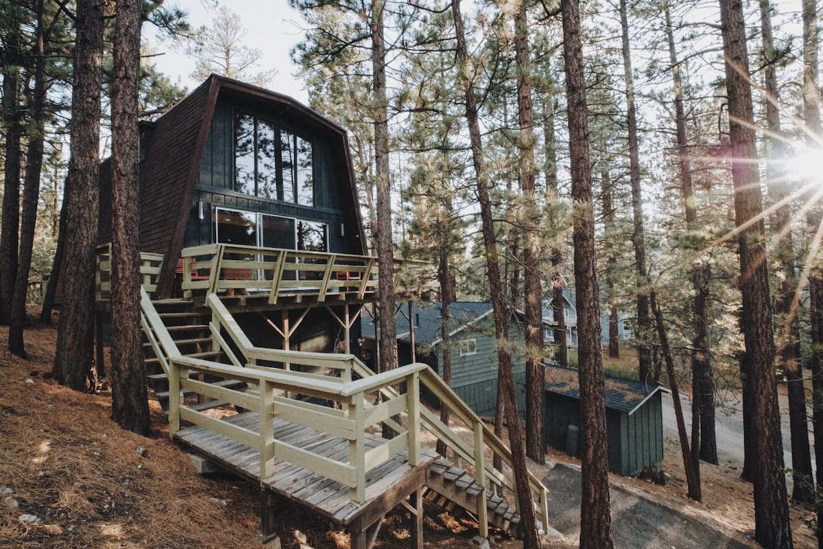 Big Bear Treehouse: Sleep Amongst The Trees In Southern California