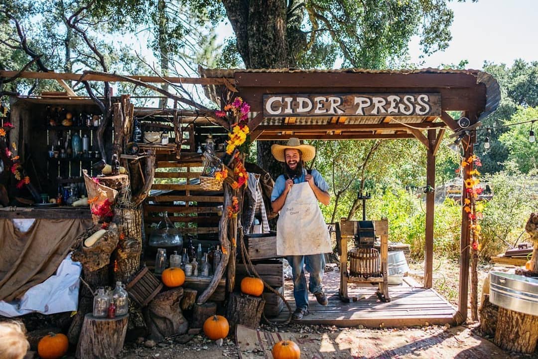 The Old-Fashioned Farm Tour In Southern California At Fort Cross Old ...
