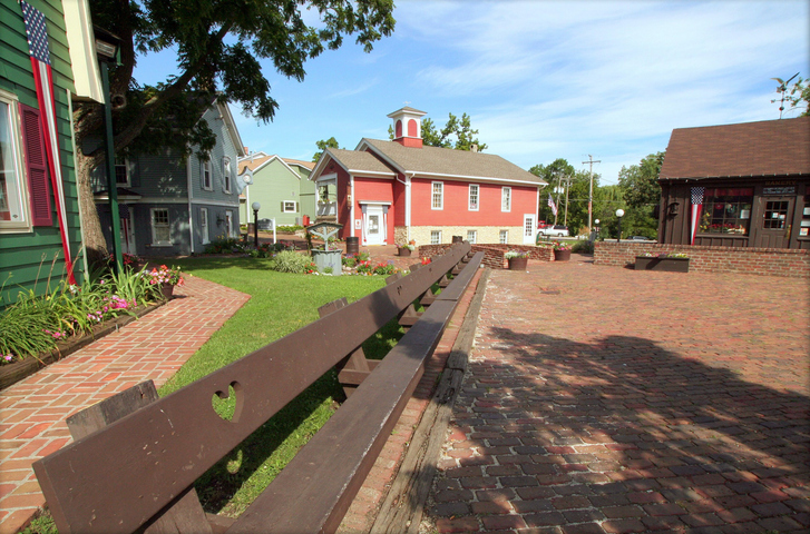 Historic Long Grove Is A Charming Shopping Village In Illinois
