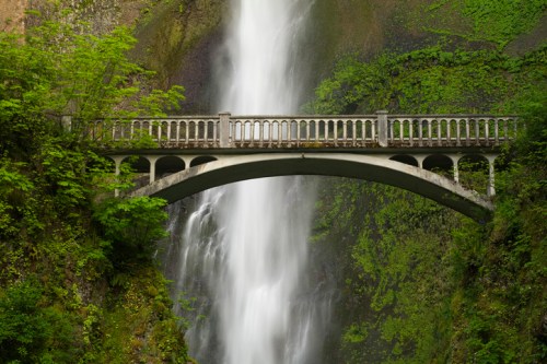 Discover the Iconic Multnomah Falls and Benson Bridge in Oregon