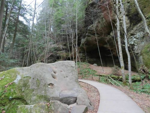 Conkle's Hollow Gorge Trail in Ohio leads to waterfall