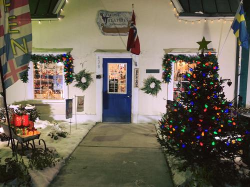 Historic Long Grove Is A Charming Shopping Village In Illinois
