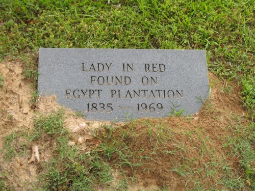 The Lady In Red On The Egypt Plantation Remains A Mystery