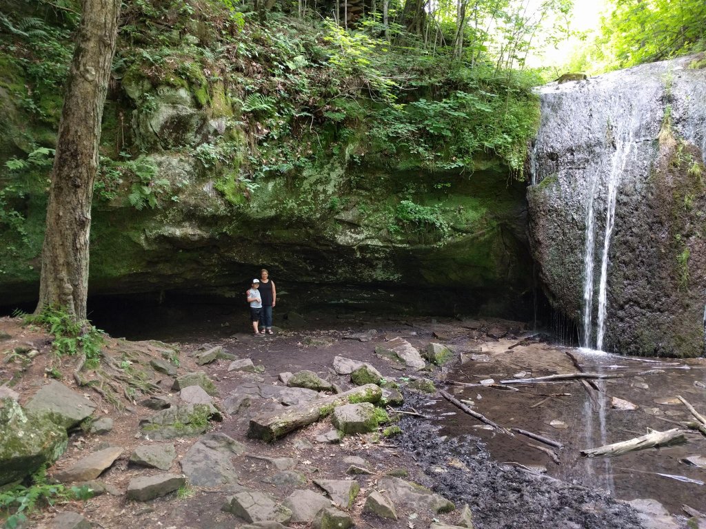 Take This Easy Half-Mile Trail To A Stunning Wisconsin Waterfall