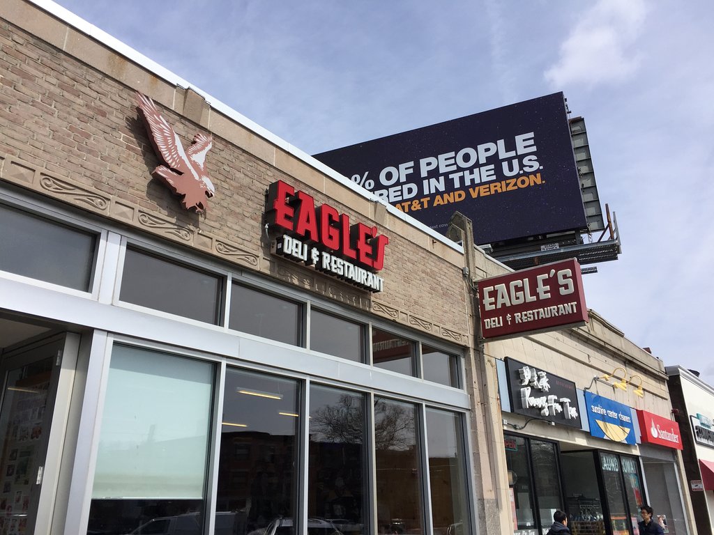 Eagle’s Deli In Massachusetts Serves A 6-Pound Cheeseburger