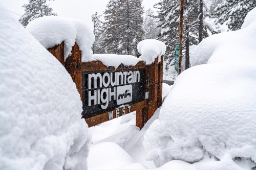 Mountain High Resort Is So Cal's Largest Snow Tubing Park
