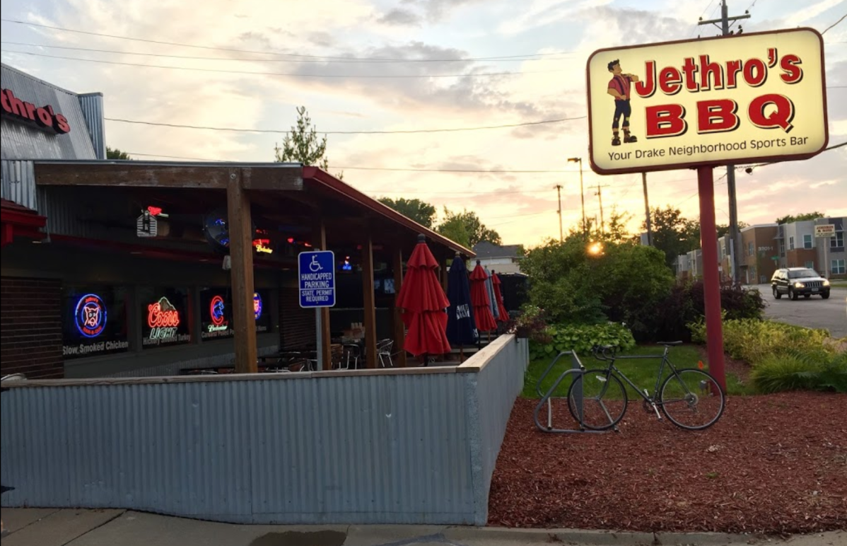 Taste A 4-Pound Sandwich At Jethro's BBQ In Iowa