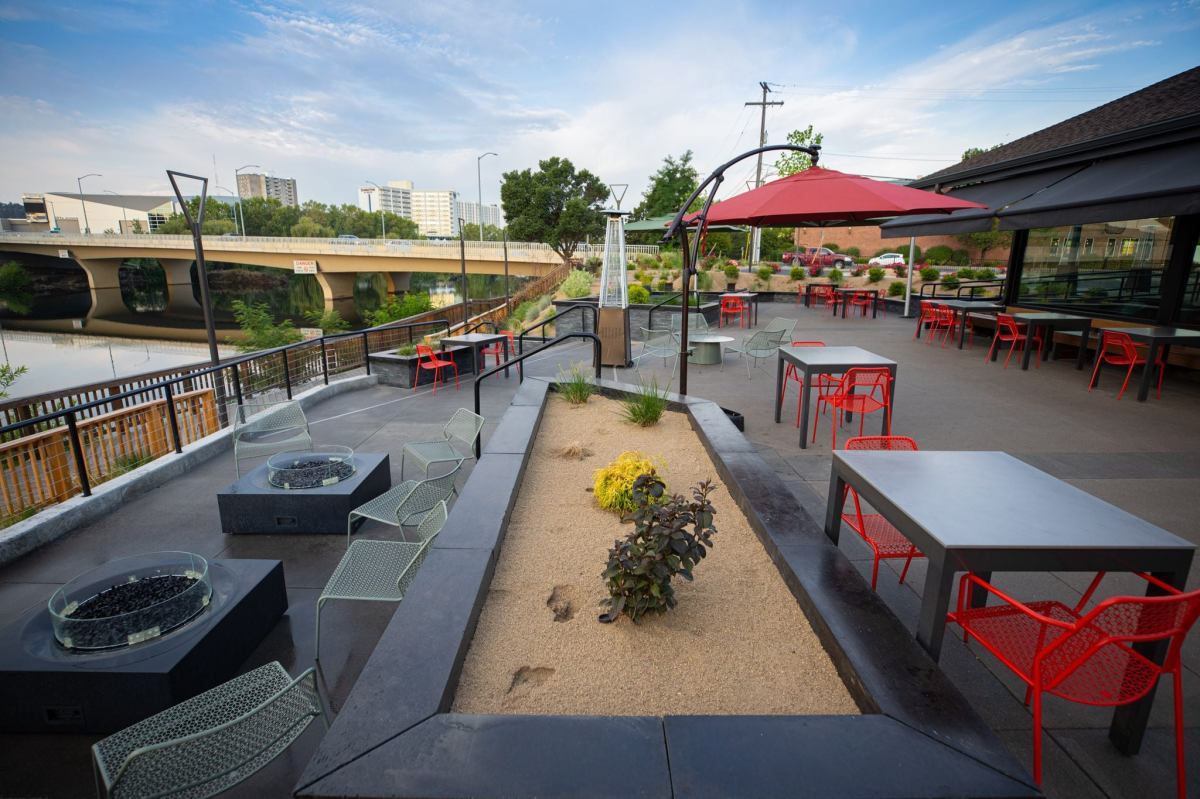 Dine By The River At Osprey Restaurant & Bar In Washington