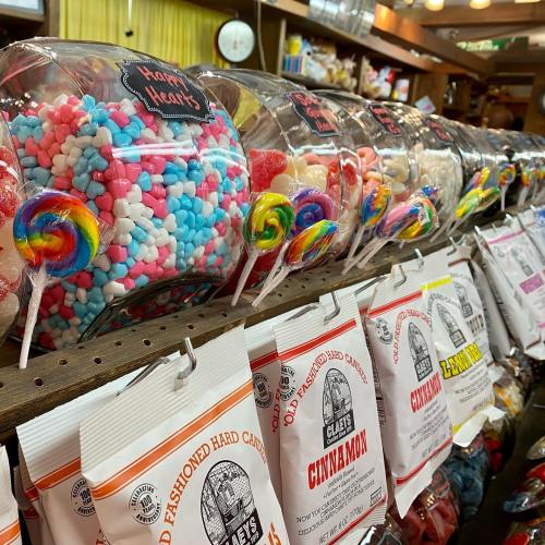 Step Back In Time At The Whimsical Ma And Pa's Candy In Illinois