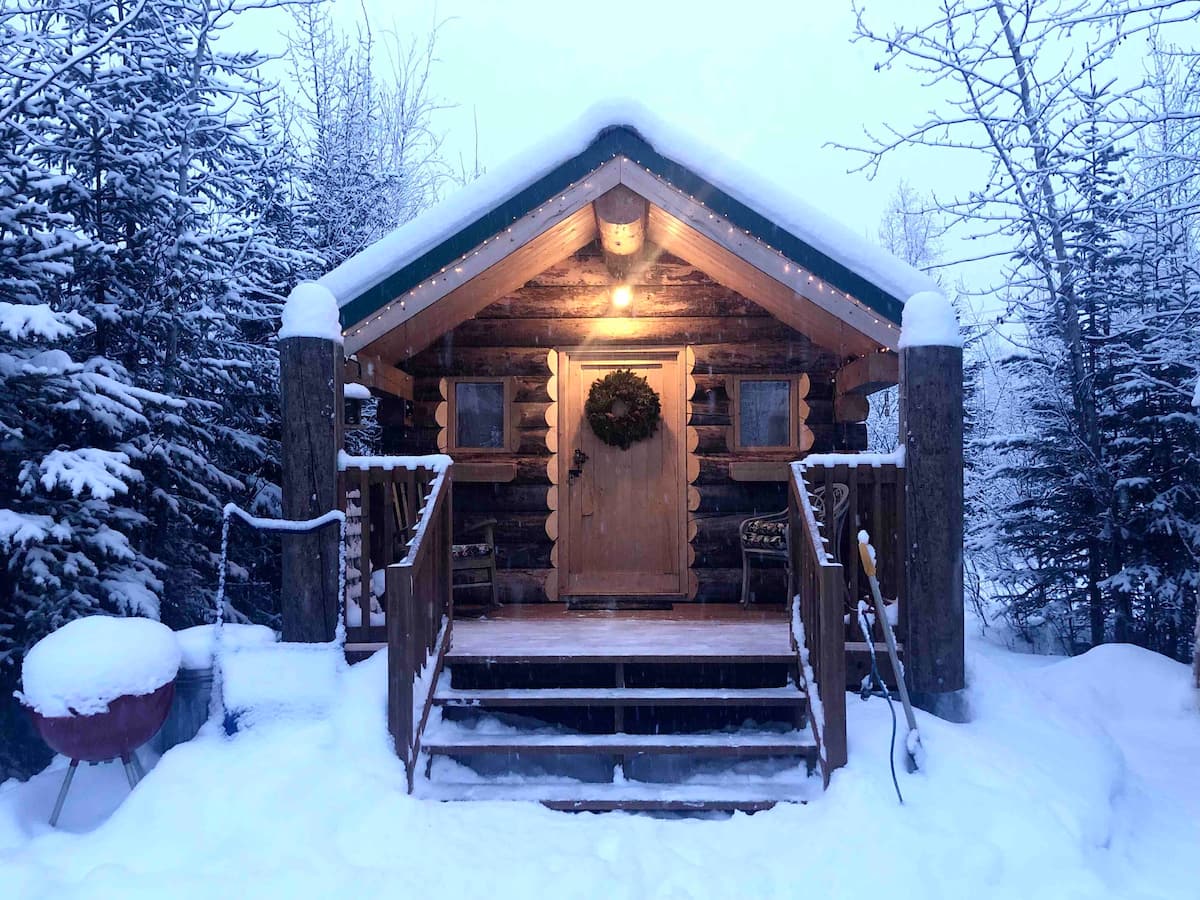 Cozy Up In This Tiny Cabin In Interior Alaska As You Watch The Snow ...
