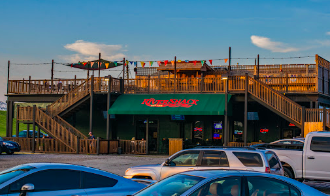 Burgers, Po'boys, and Waterfront Views Await You At The Rivershack Near ...