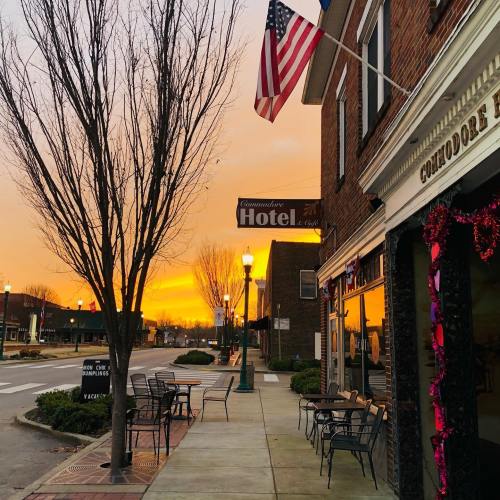 Visit The Commodore Hotel & Music Cafe For A Tennessee Getaway