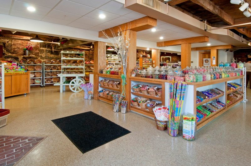 The Absolutely Whimsical Candy Store In New Hampshire, Lee’s Candy ...