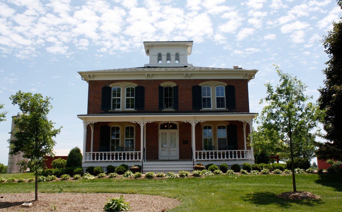 Enjoy Nature At Peck Farm Park, An Urban Park In Illinois