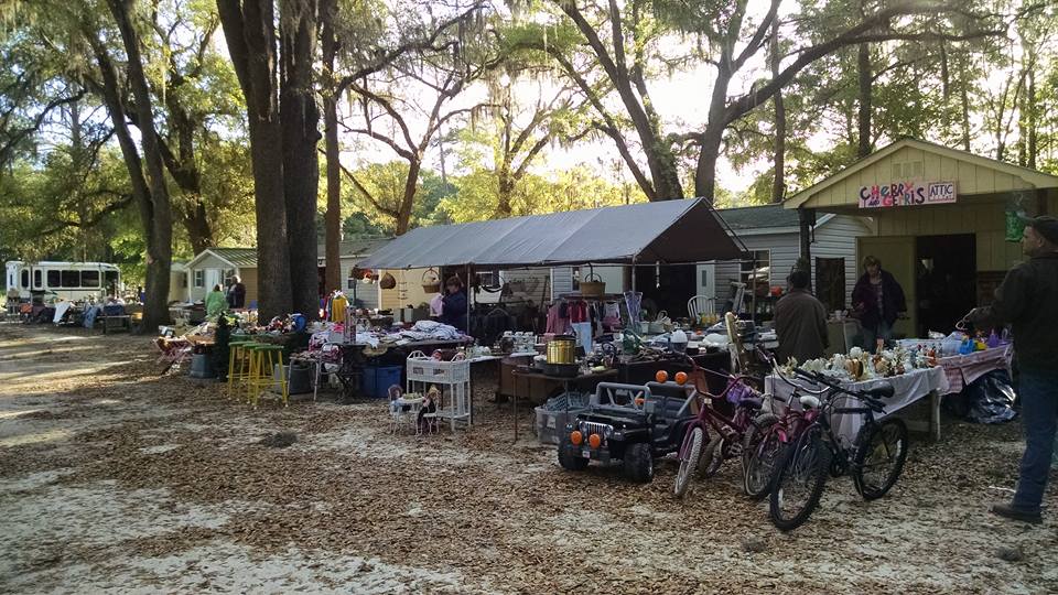 Shop The 275-Mile Yard Sale In Florida Known As Flea Across Florida