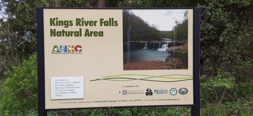 Kings River Falls Trail In Arkansas Is Family-Friendly