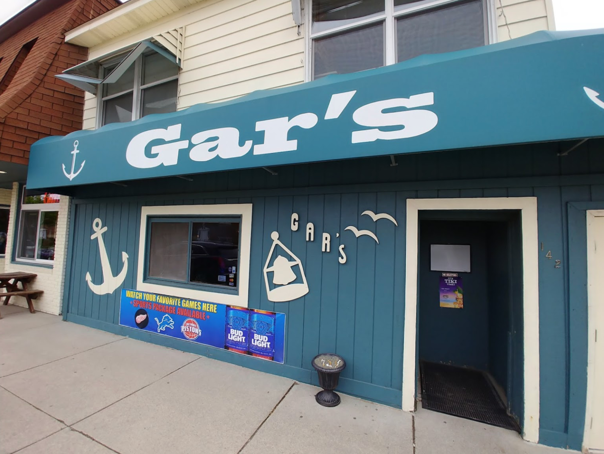 Gar's Lounge Is A Fun Michigan Restaurant With Giant Burgers And Beer