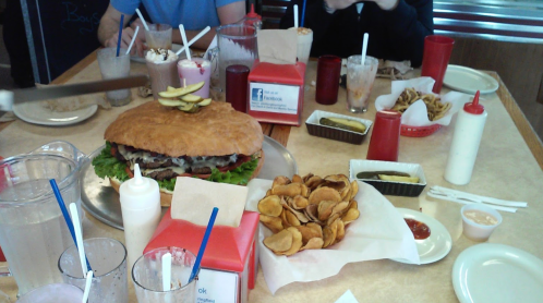 Giant Burger In Oregon, Home Of The 5 Pound Burger, Is A Foodie Feat
