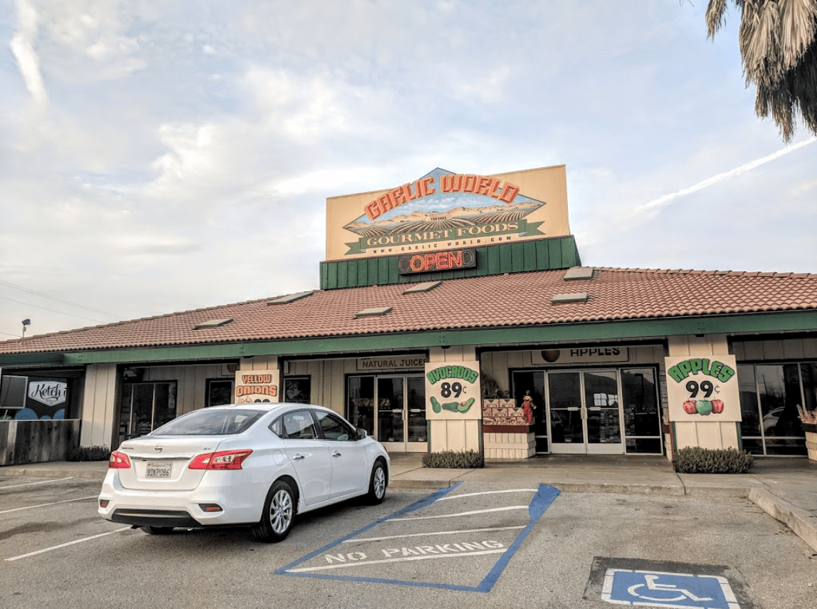 Garlic World Is A Market In Northern California Has A Ton Of Garlic ...