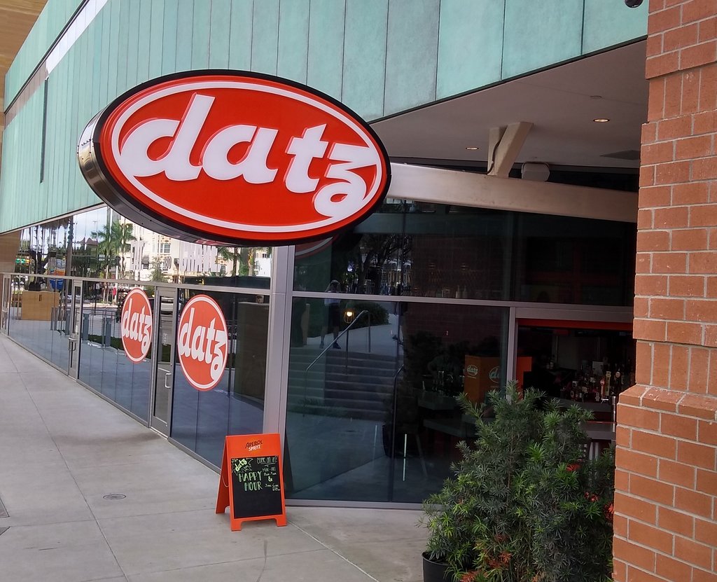 Datz In Florida Offers Food So Big It Practically Hang Off The Plate