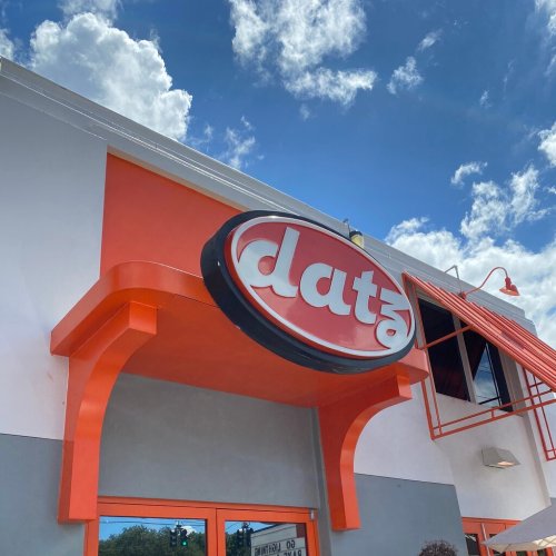 Datz In Florida Offers Food So Big It Practically Hang Off The Plate