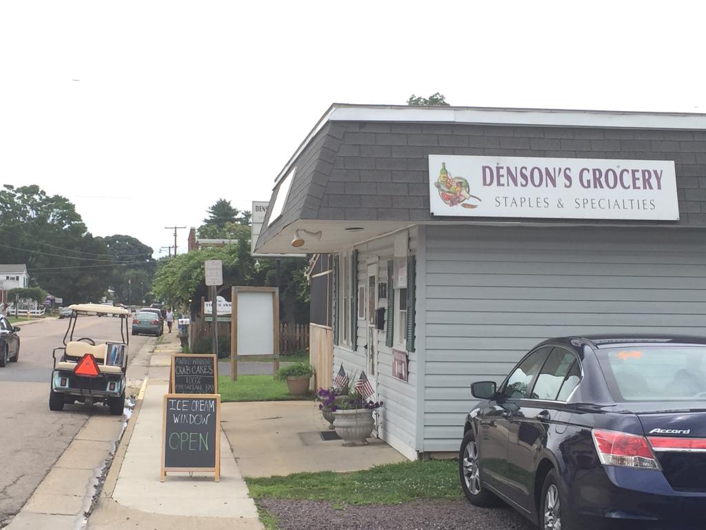 Denson's Grocery: A Coastal Virginia Oyster Bar And Grocery Store