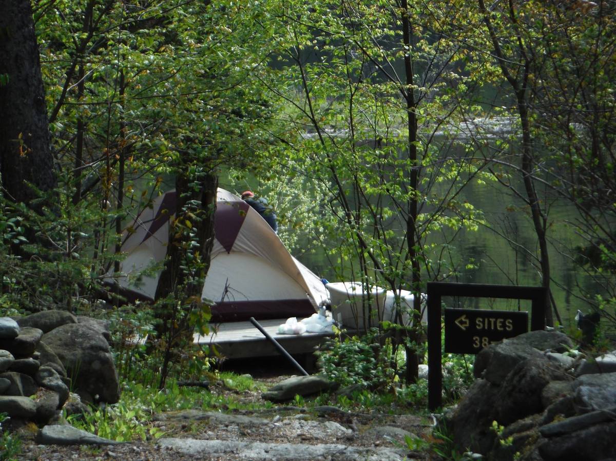 Top 10 Waterfront Camping Spots in New Hampshire