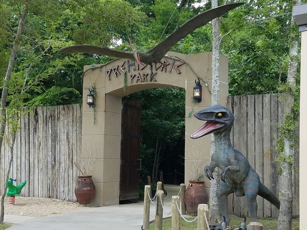 There’s A Dinosaur Themed Park In Louisiana Called Prehistoric Park