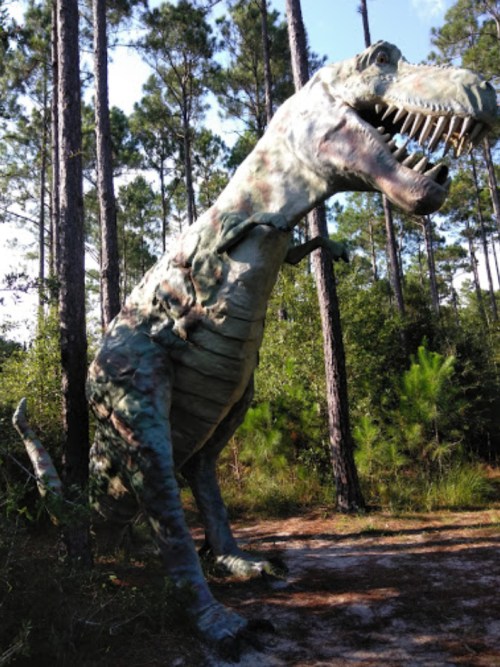 Lifelike Dinosaurs Are Hiding At Alabama's Barber Marina