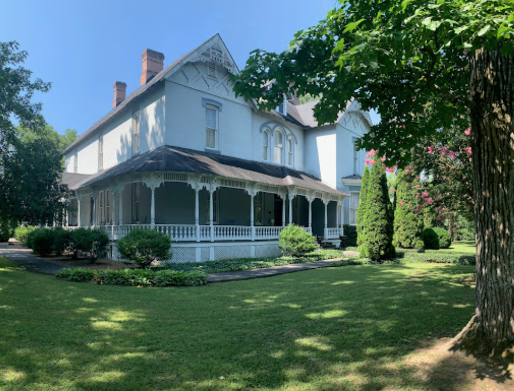 Explore Tennessee History At The Falcon Rest Mansion