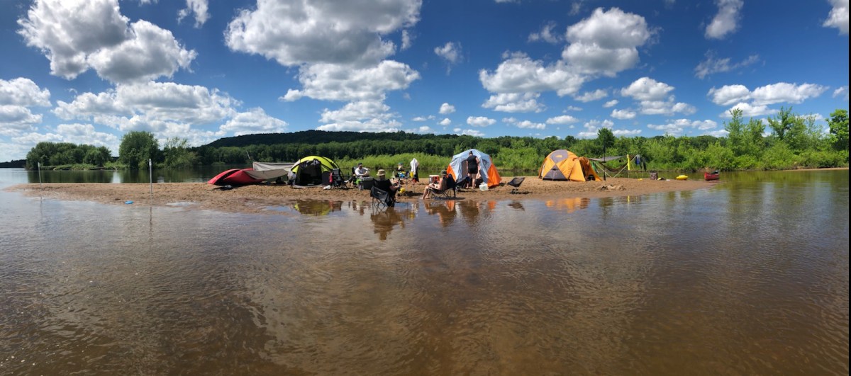A Magical Wisconsin River Trip Takes Paddlers To A Deserted Sandbar
