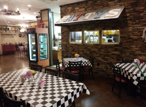 Visit Patty's Restaurant, A Cozy Meat-And-Three In Rural Tennessee