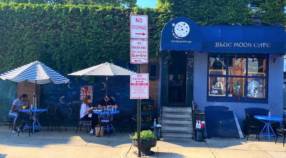 Blue Moon Cafe Has Some Of The Best Cinnamon Rolls In Maryland