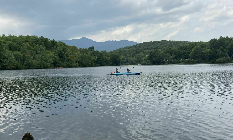 The Best Kayaking Lake In North Carolina Is One You Probably Don't Know ...