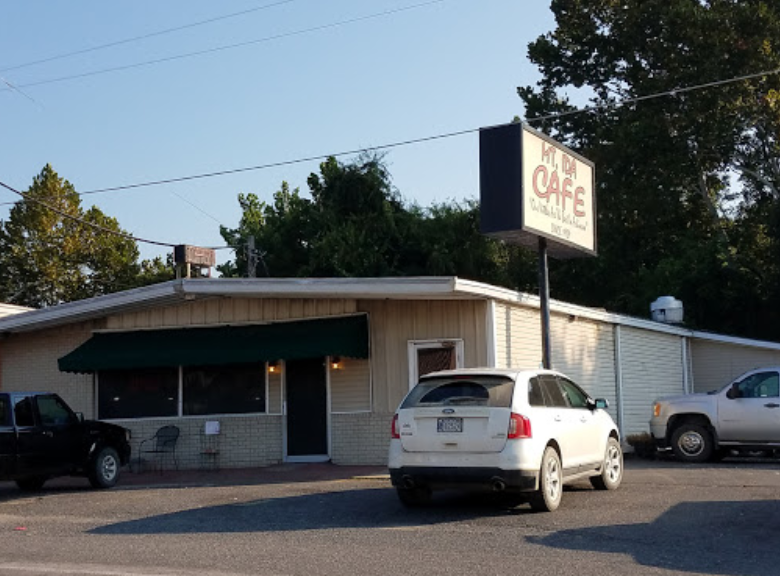 Enjoy Hearty Portions In A Quirky Setting At Mt. Ida Café In Arkansas