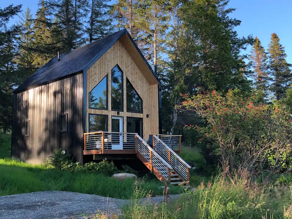 This Modern Cabin In Alaska Has Dazzling Glacier Views